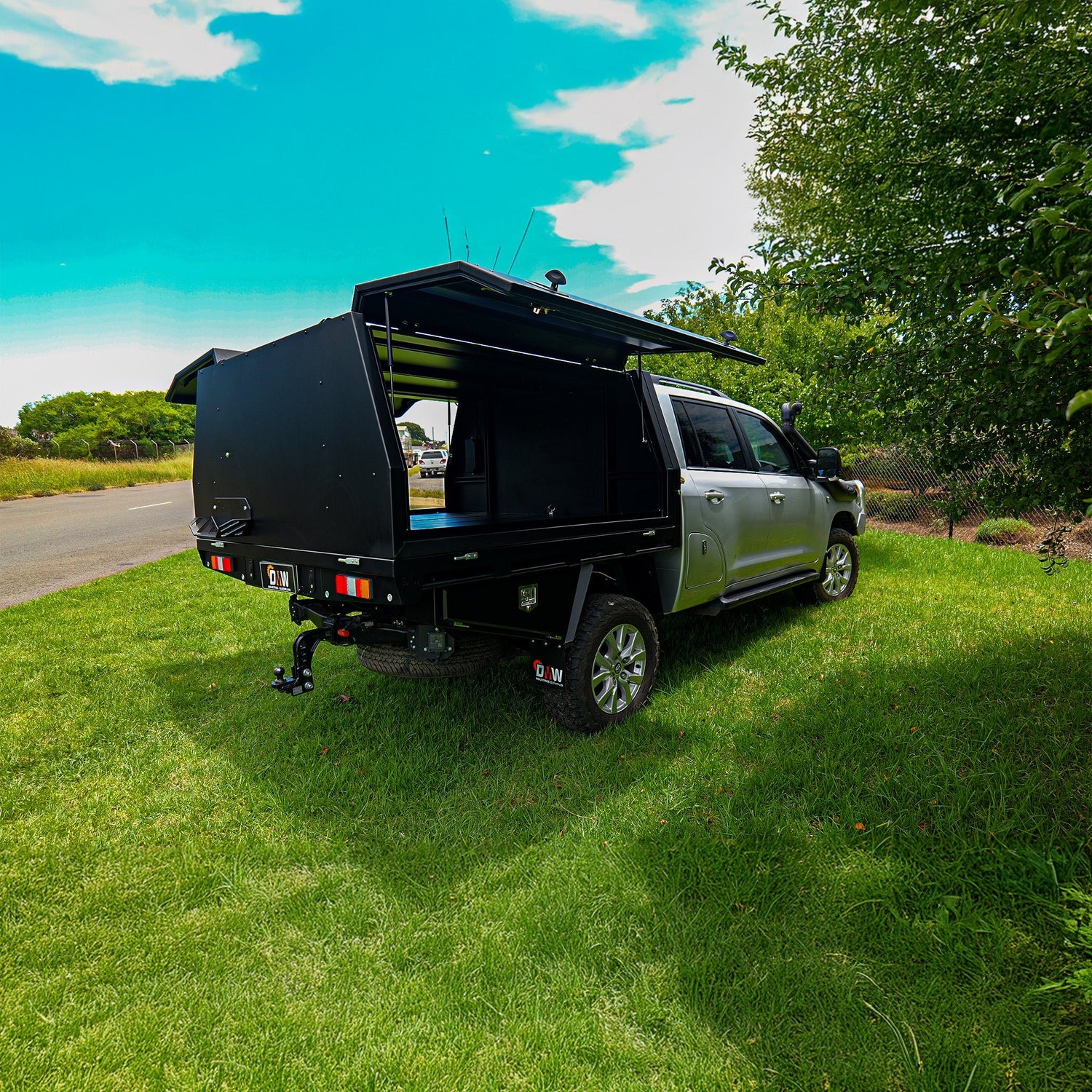 DMW Deluxe Alloy Canopy